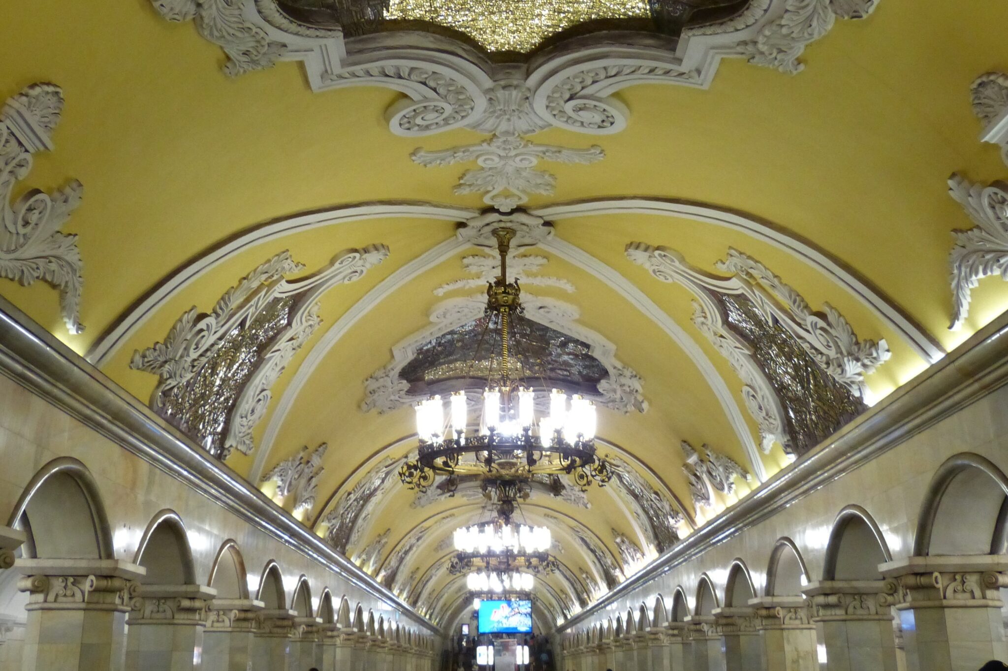 🇷🇺 Las estaciones más bonitas del metro de Moscú, Rusia 🚊 ⋆